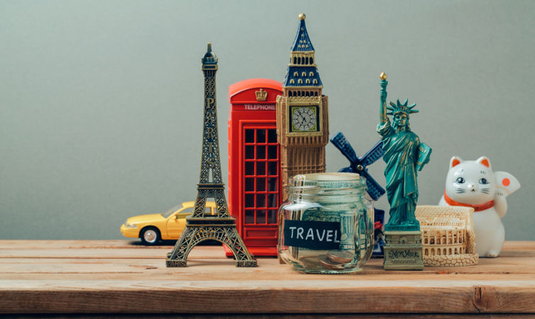 Collecting travel souvenirs from your holidays for keepsakes | StorHub