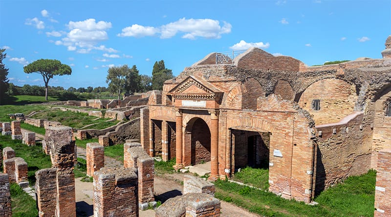 Personal Storage vs. Traditional Warehousing | StorHub