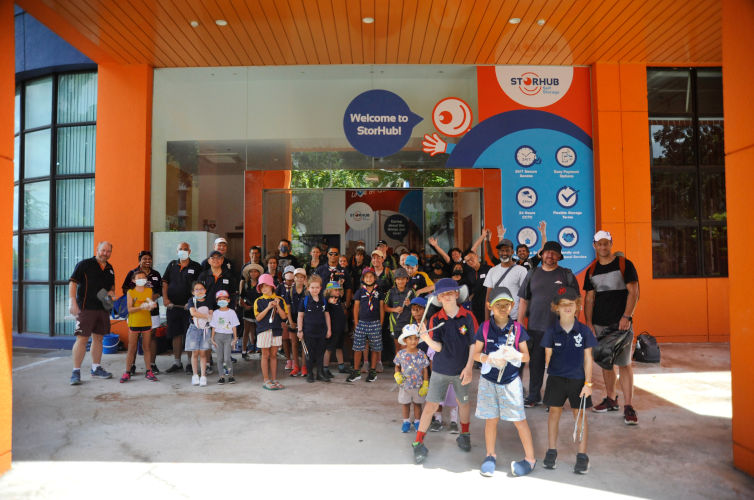 StorHub and ANZA Scouts clean up Kallang Avenue | StorHub